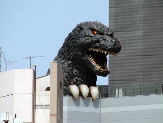 The head of the Godzilla monster in Shinjuku! - Japan-Suki